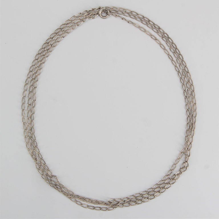 1900s Chiseled Silver Long Chain Necklace For Sale at 1stDibs