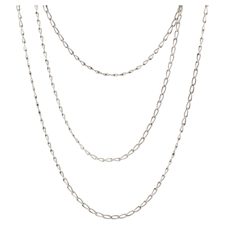 1900s Chiseled Silver Long Chain Necklace For Sale at 1stDibs