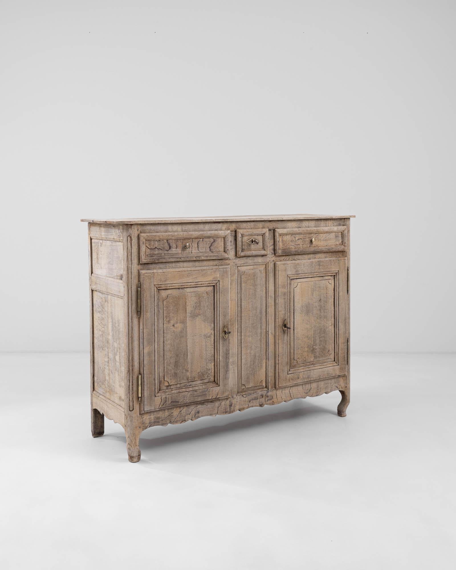 1900s French Bleached Oak Buffet For Sale at 1stDibs