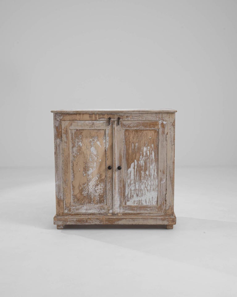 1900s French Country Patinated Buffet For Sale at 1stDibs