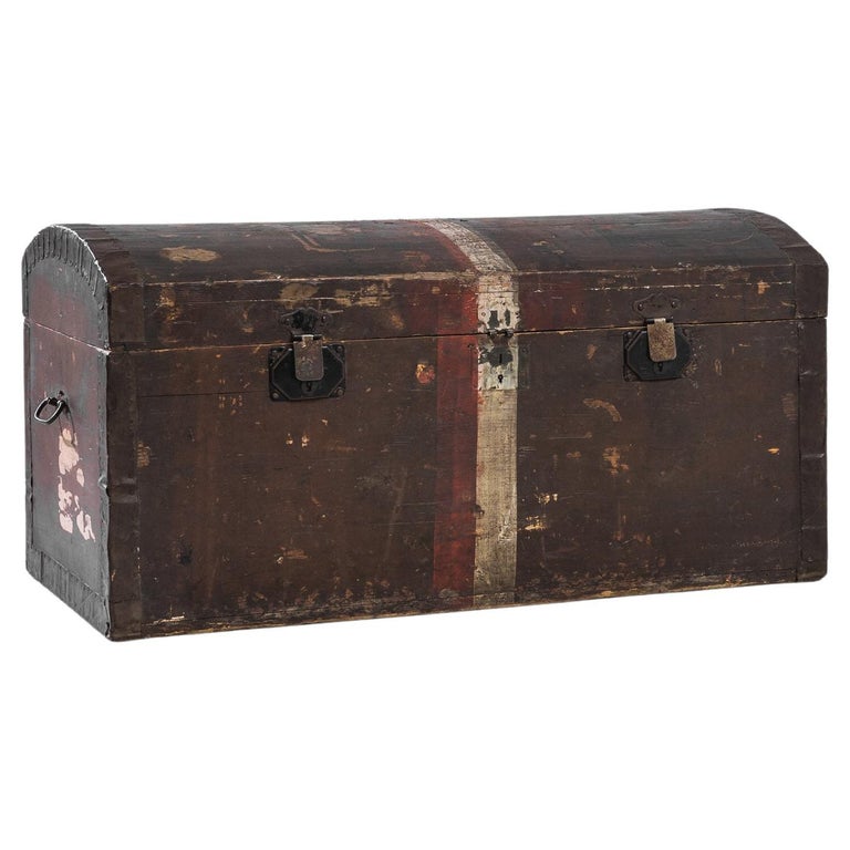 1900s French Wooden Trunk For Sale at 1stDibs