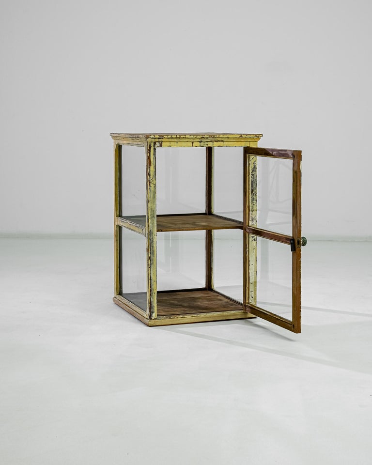 1900s French Yellow Tabletop Vitrine For Sale at 1stDibs