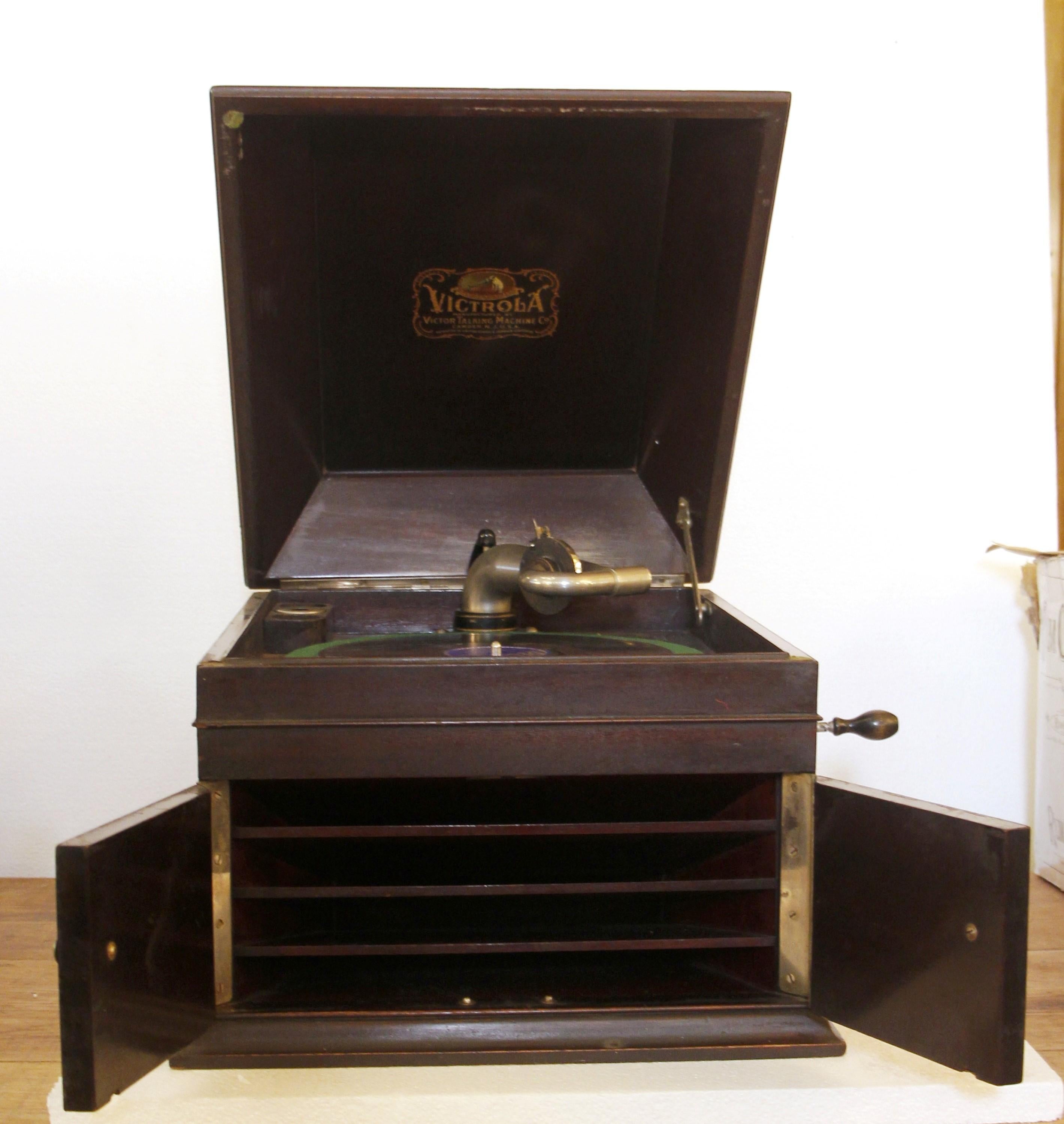 1911 Working Antique Victor Talking Machine Record Player For Sale at 1stDibs | antique record ...