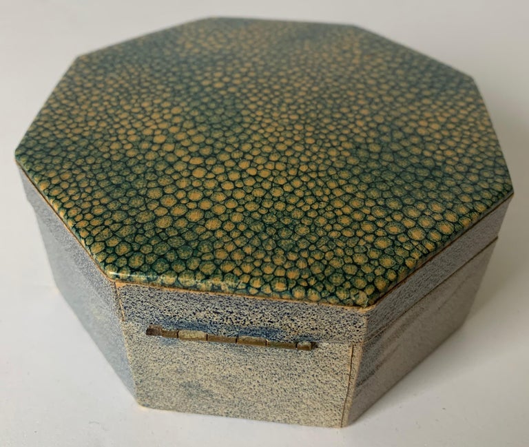 1920s English Octagonal Faux Shagreen Vanity Box For Sale at 1stDibs