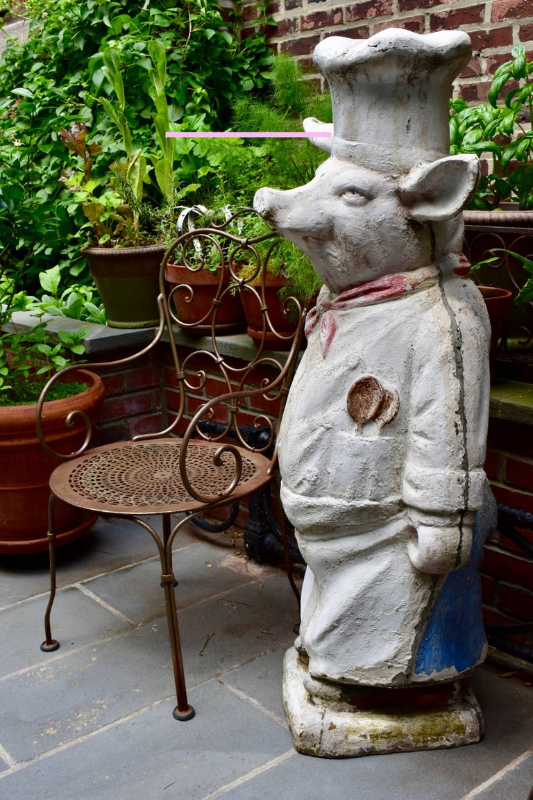 pig chef statue