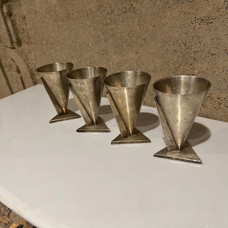 1920s La Maison Desny Modernist Barware French Art Deco Four Silver Cups Paris For Sale at 1stDibs