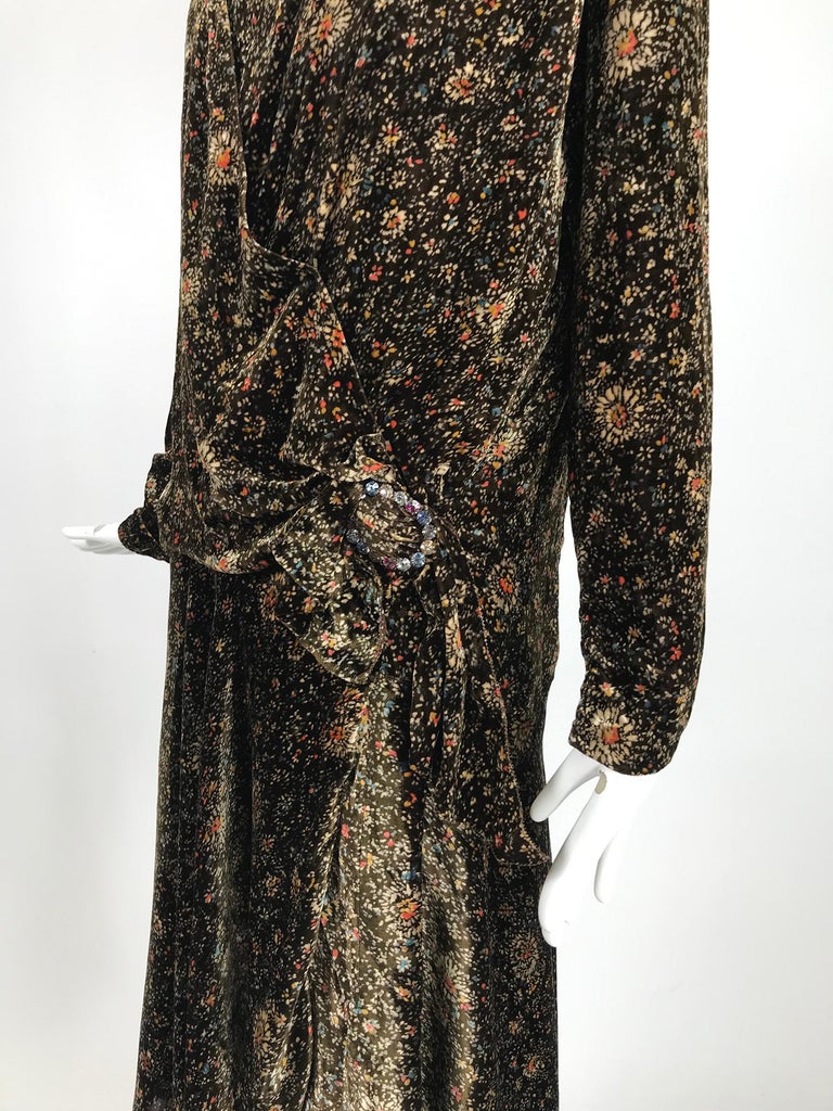 1920s Printed Silk Velvet Long Sleeve Drop Waist Flapper Dress For Sale ...