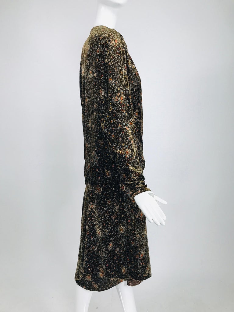 1920s Printed Silk Velvet Long Sleeve Drop Waist Flapper Dress For Sale ...