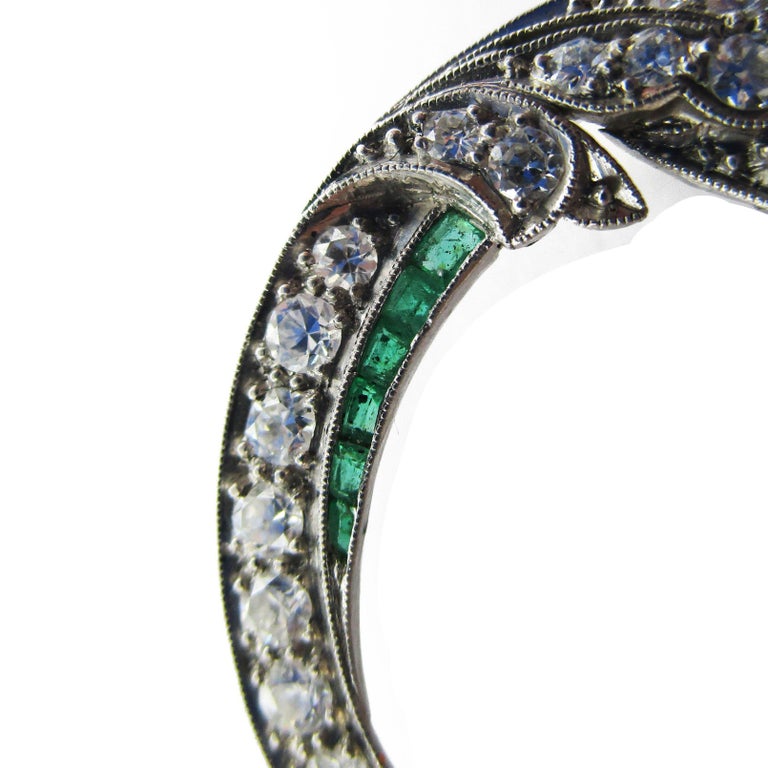 1925 Art Deco Platinum Emerald Diamond Circle Pin For Sale at 1stDibs