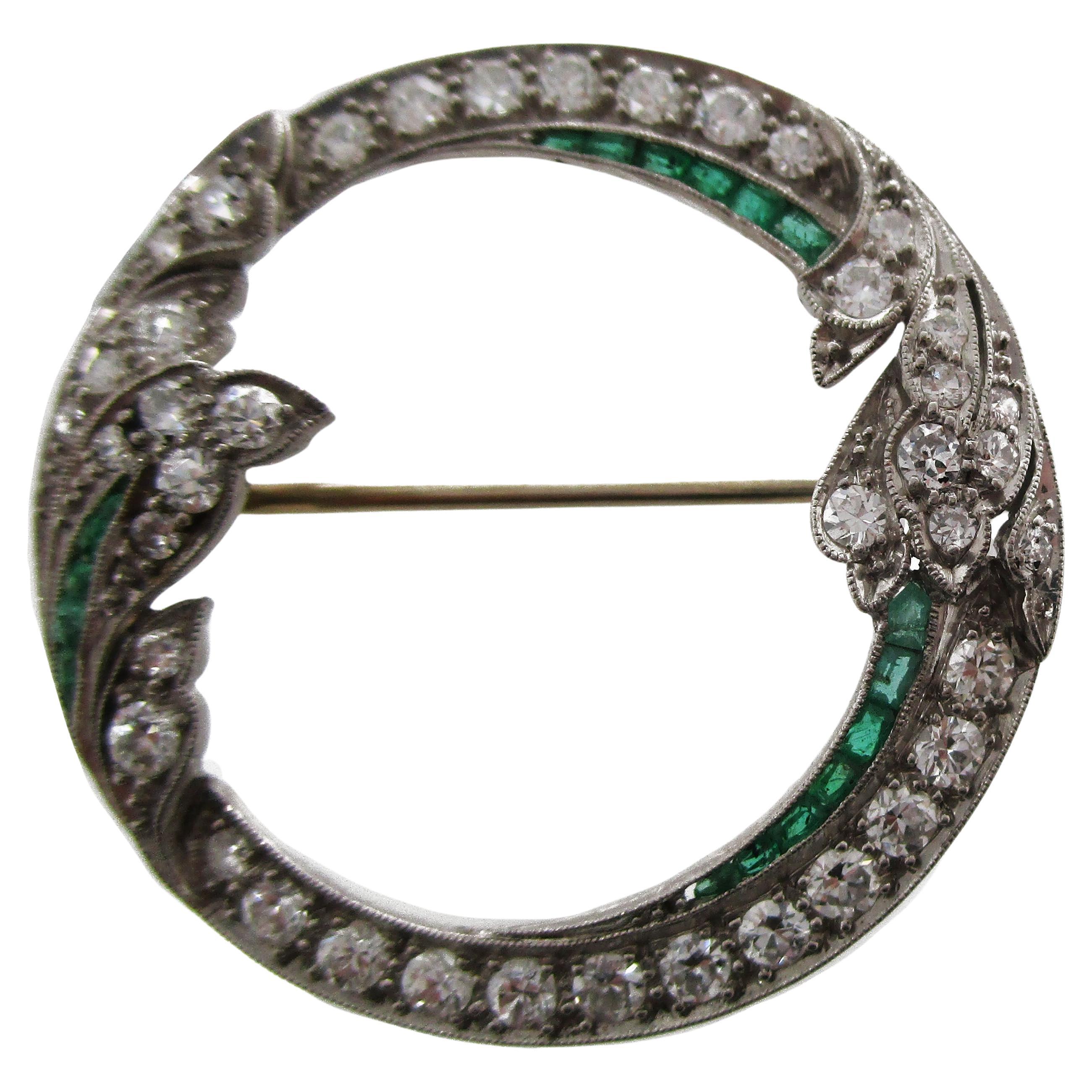 Entwined Circles Pin For Sale at 1stDibs