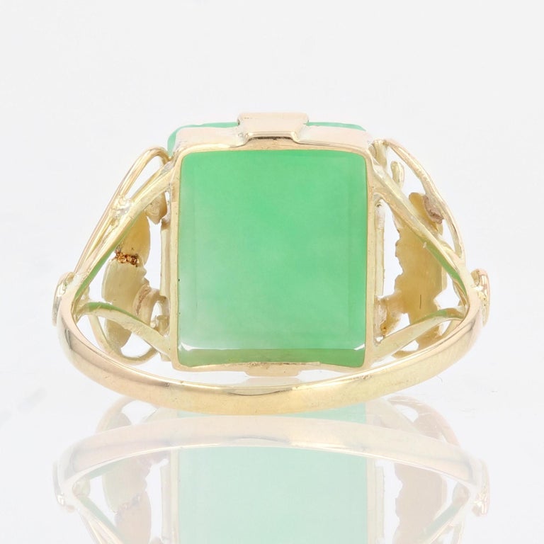 1930s Art Deco Engraved Jade Yellow Gold Ring For Sale at 1stDibs