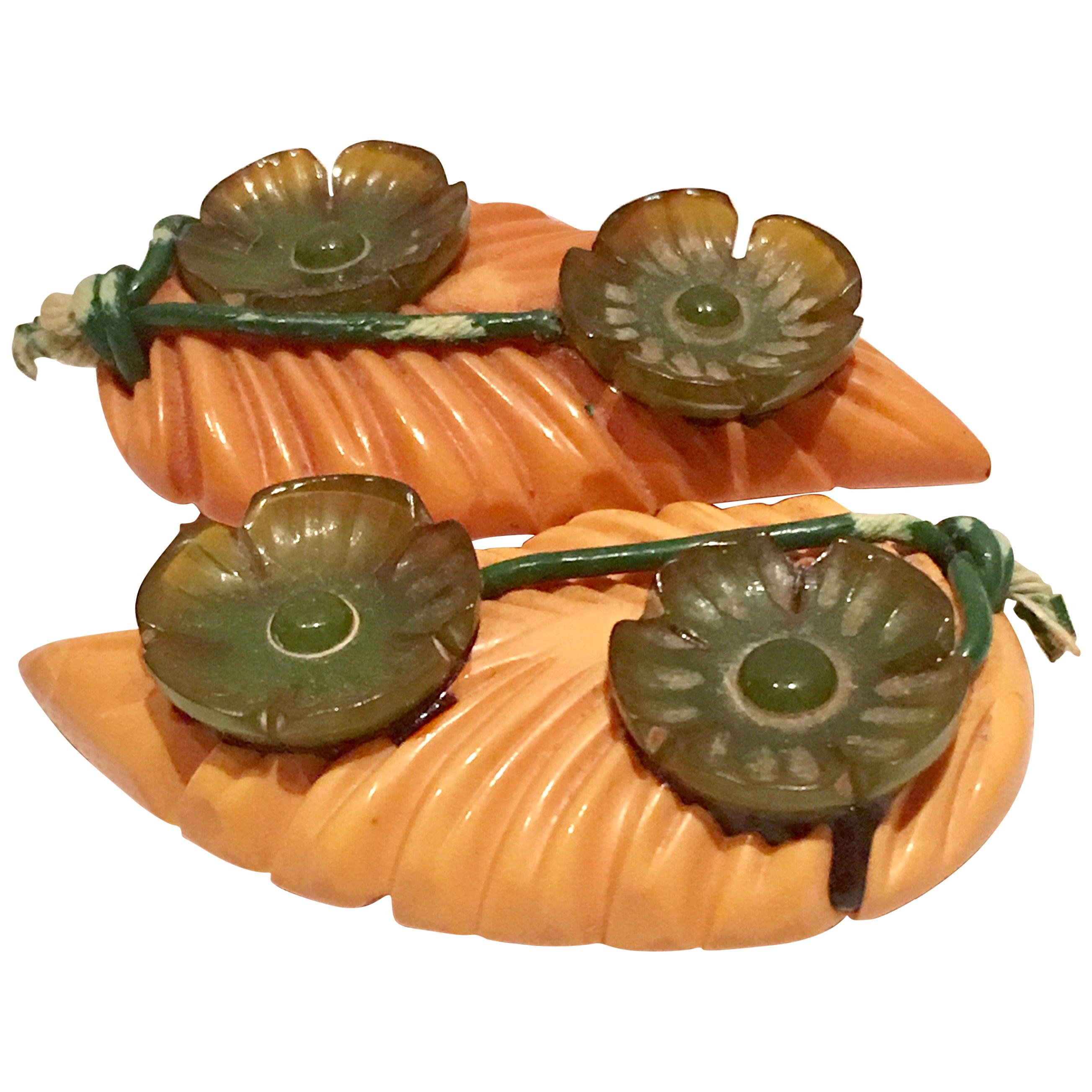 1930'S Art Deco Pair Of Bakelite Clip's For Sale at 1stDibs