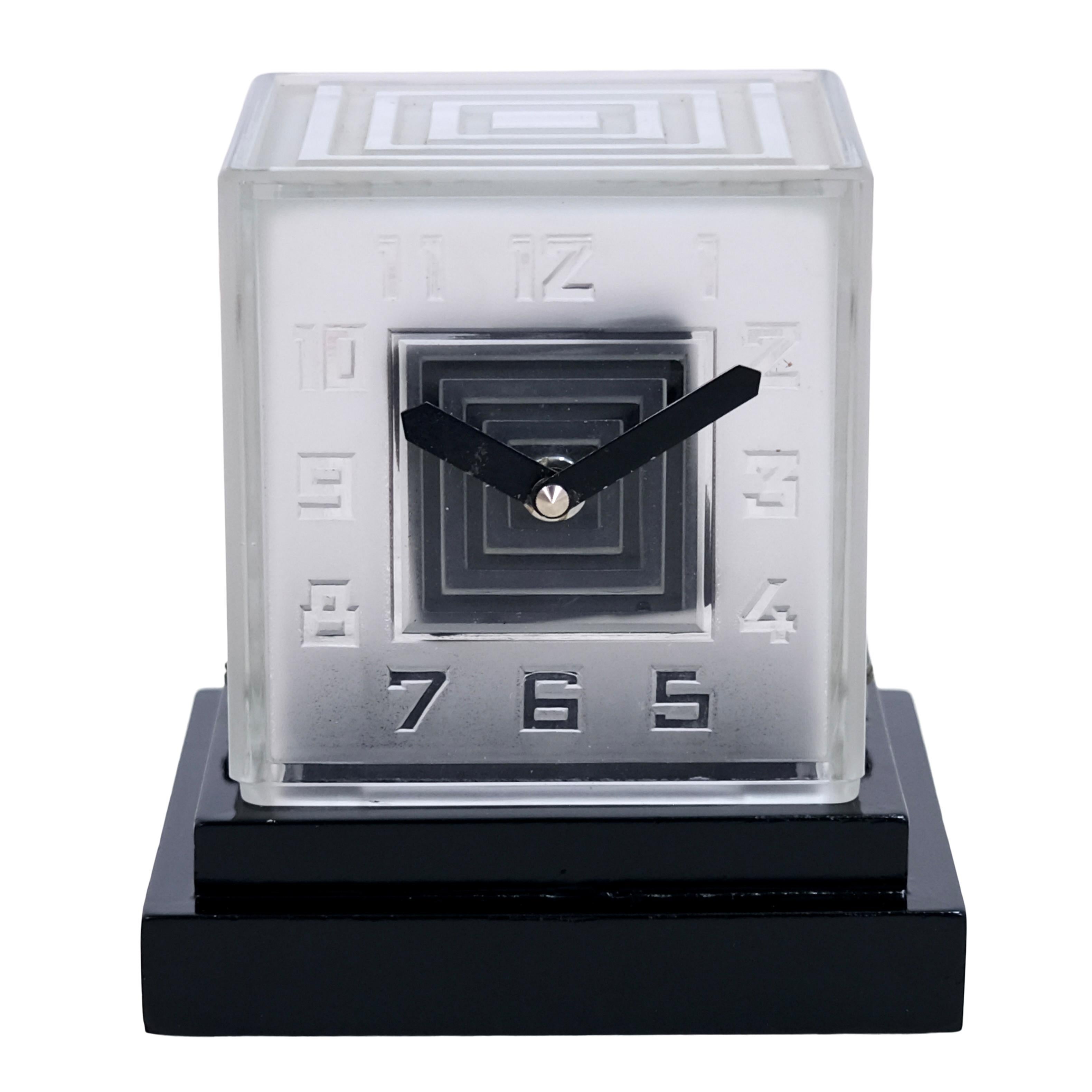 1930s Art Deco Table Desk Clock With Cubist Glass Case by P.M. Favre ...