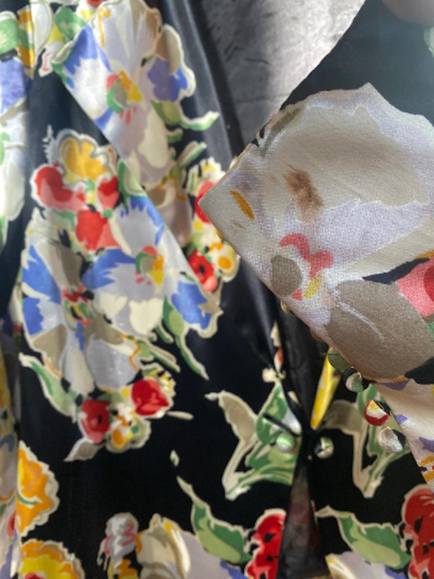 1930s Floral Satin Jacket with Buttoned Cuffs For Sale at 1stDibs