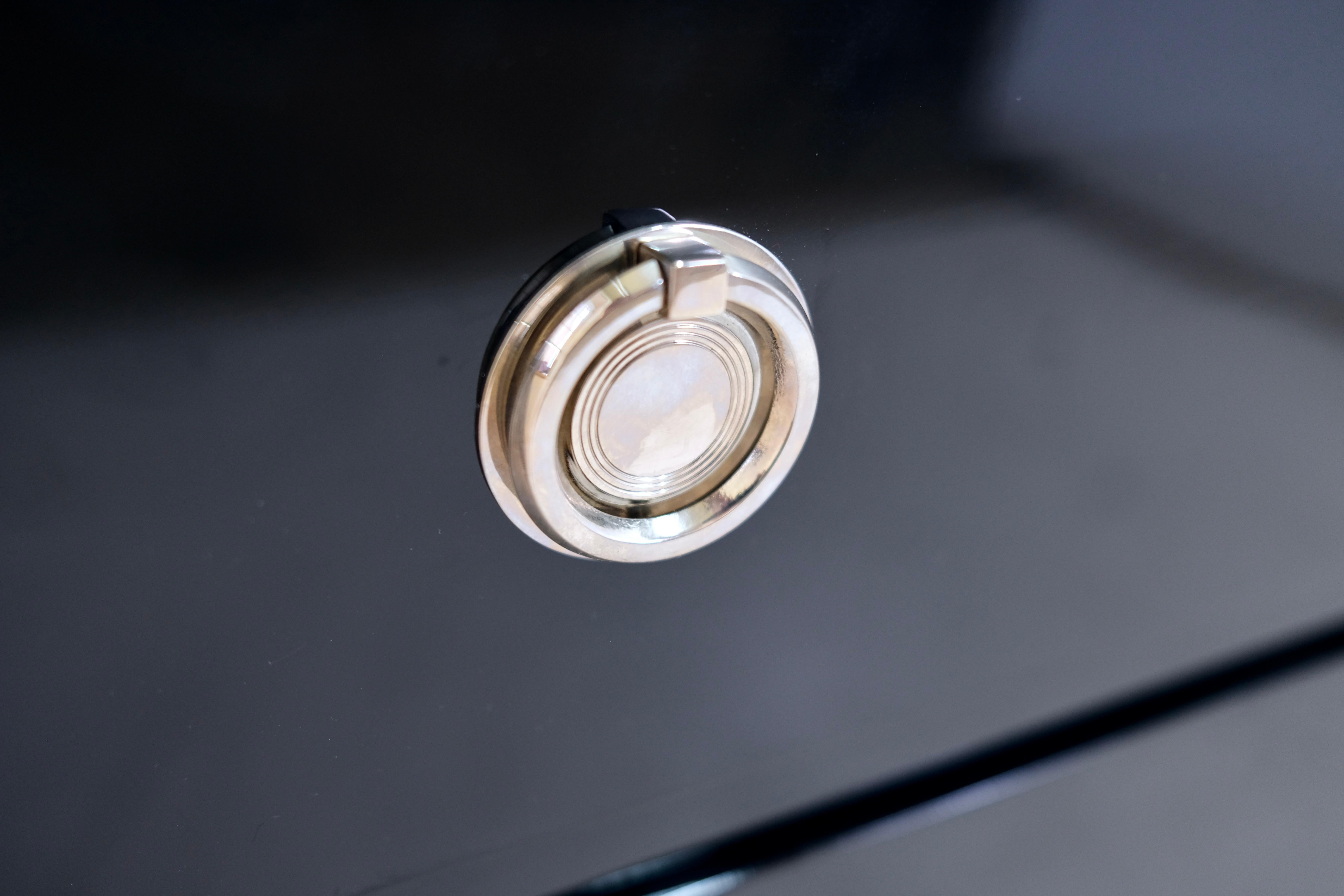 1930s French Art Deco Sideboard in Black Piano Lacquer with Drawers and ...