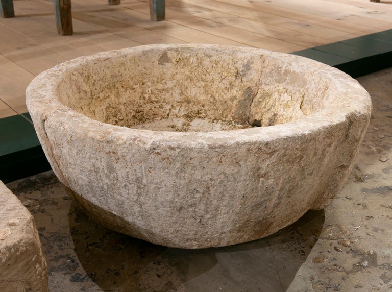 1930s Spanish Round Stone Carved Stone Basin For Sale at 1stDibs