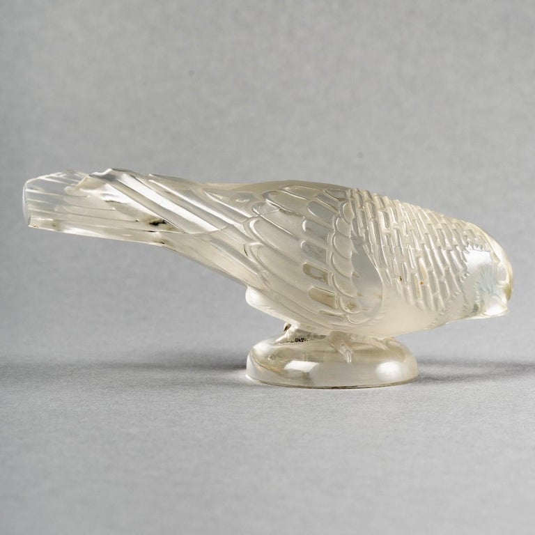 1931 René Lalique, Paperweight Statuette Sparrow "Chardonnet Timide ...