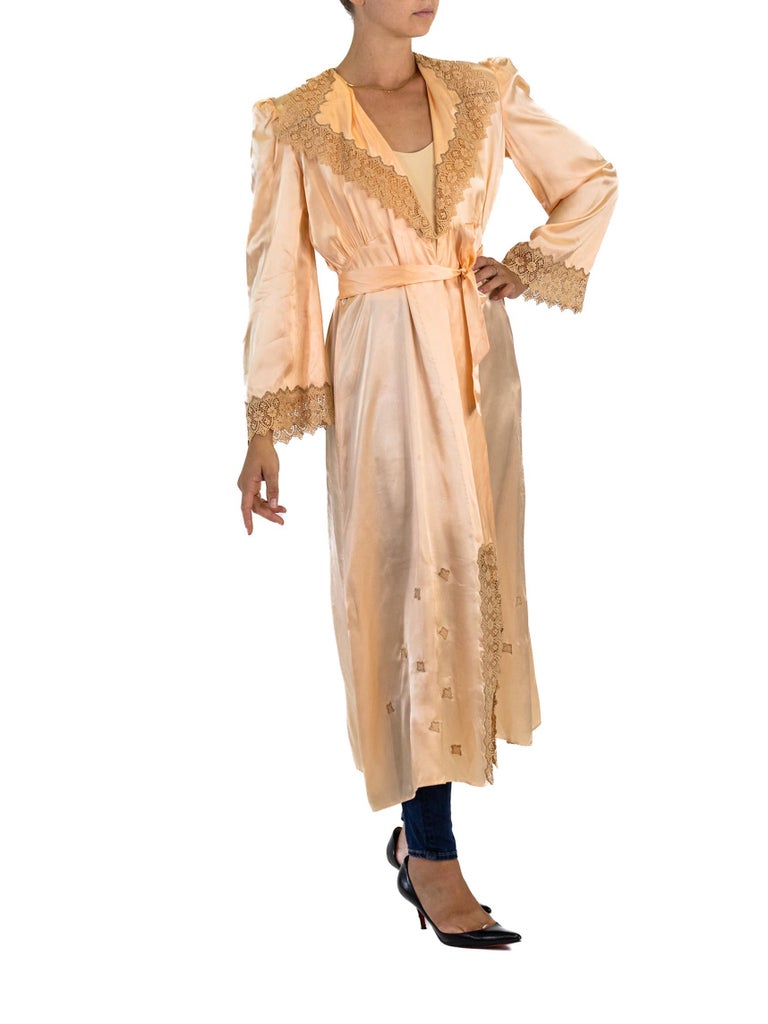 1940S Blush Pink Rayon Satin Lace Trimmed Robe For Sale at 1stDibs
