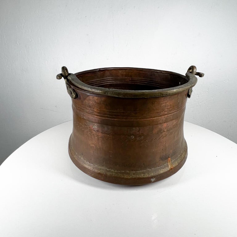1940s Decorative Vintage Pretty Bucket Copper and Brass For Sale at 1stDibs
