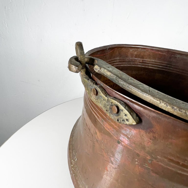 1940s Decorative Vintage Pretty Bucket Copper and Brass For Sale at 1stDibs