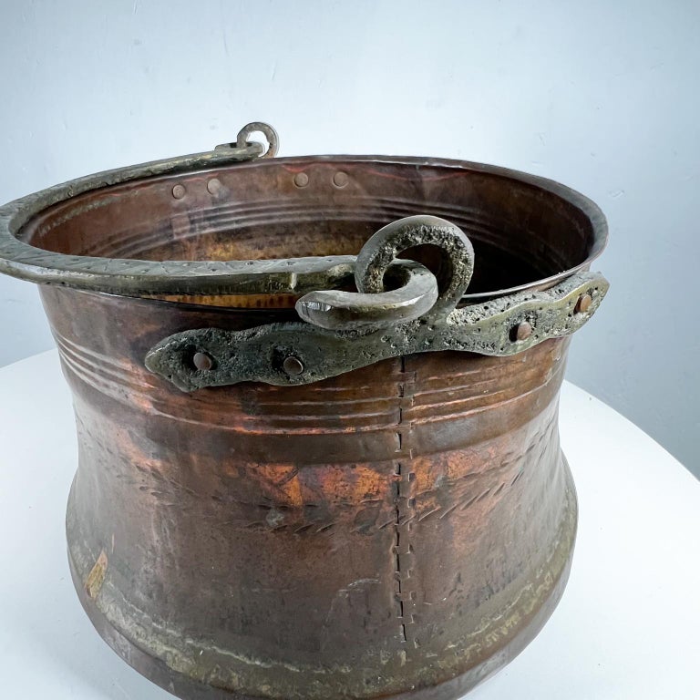 1940s Decorative Vintage Pretty Bucket Copper and Brass For Sale at 1stDibs