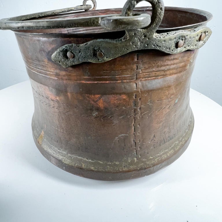 1940s Decorative Vintage Pretty Bucket Copper and Brass For Sale at 1stDibs