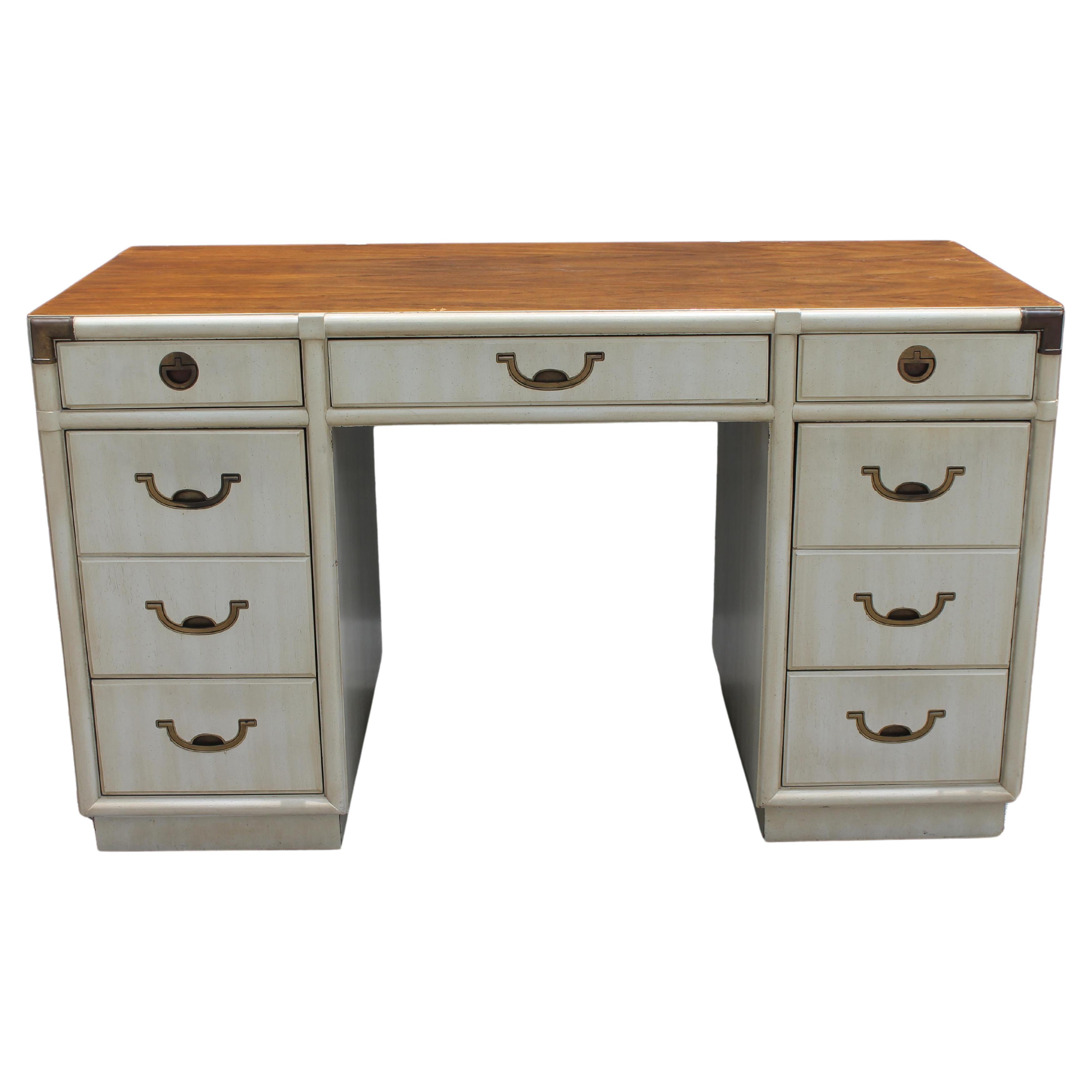 1940's Traditional style 9 Drawer Mahogany Writing Desk For Sale at 1stDibs