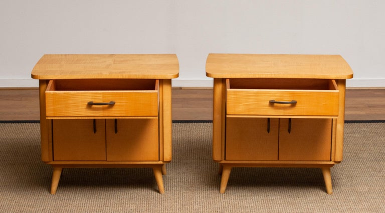1940s Pair of Scandinavian Nightstands or Bedside Tables in Elm For ...