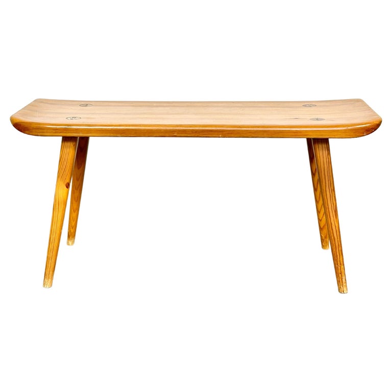 Banc en pin massif des années 1950 conçu par Carl Malmsten pour Svensk ...