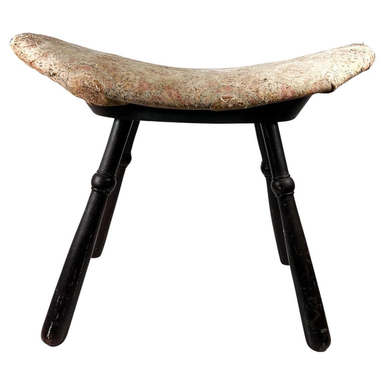 1950s Antique Mahogany Curved Wood Stool Tapered Legs For Sale at 1stDibs