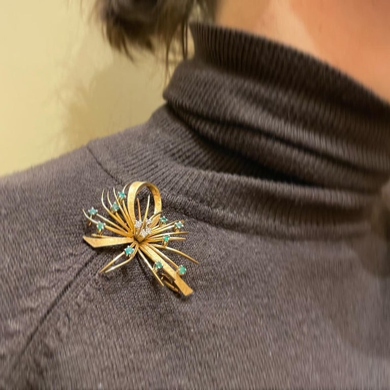 1950s Diamonds Emeralds Nuanced 18K Yellow Gold Stylized Ribbon Brooch ...