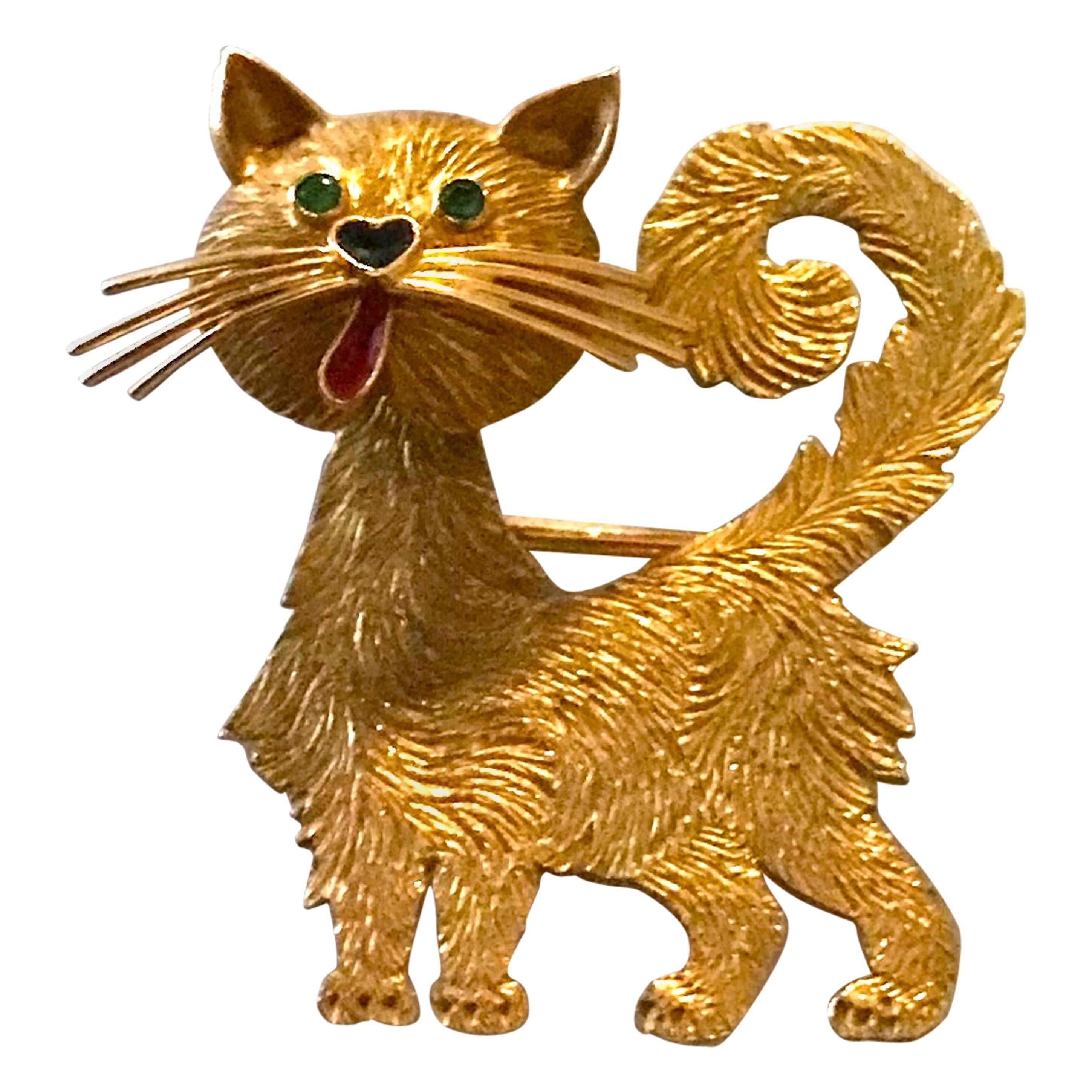 18 Karat Gold Vintage Cat Brooch with Diamond at 1stdibs