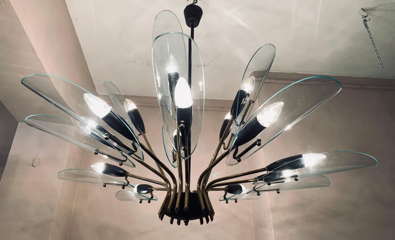 1950s Italian Brass and Glass Bevelled Leaves Chandelier Fontana Arte ...