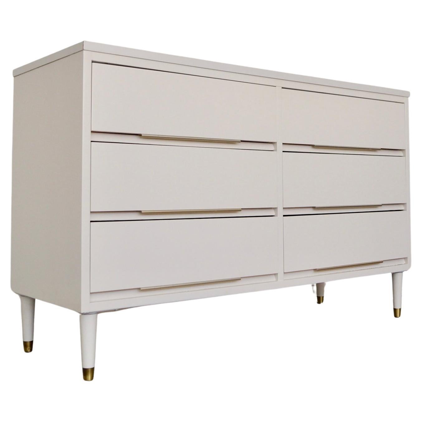 1950's Mid-Century Modern Hollywood Regency Dresser For Sale at 1stDibs