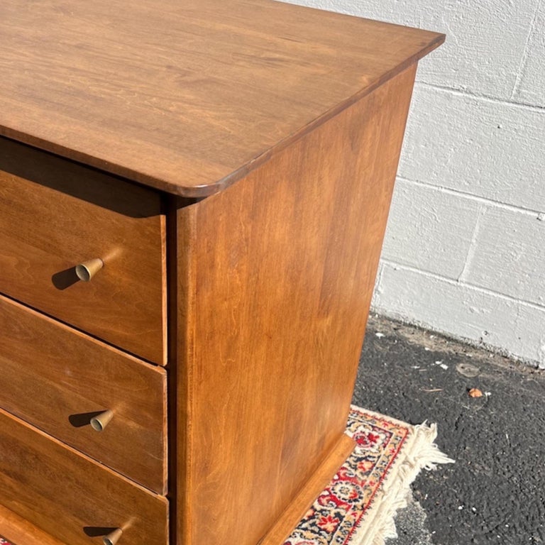 1950s Mid-Century Rock Maple Wood 6 Drawer Dresser For Sale at 1stDibs
