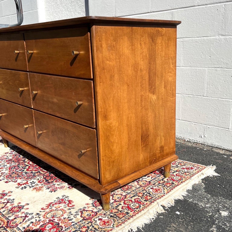 1950s Mid-Century Rock Maple Wood 6 Drawer Dresser For Sale at 1stDibs