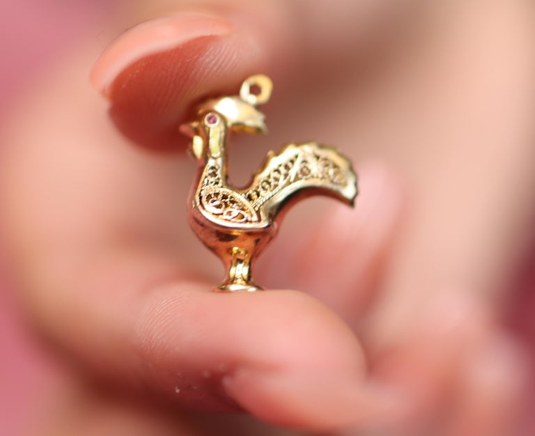 1950s Rooster Charm in 19 Karat Yellow Gold For Sale at 1stDibs