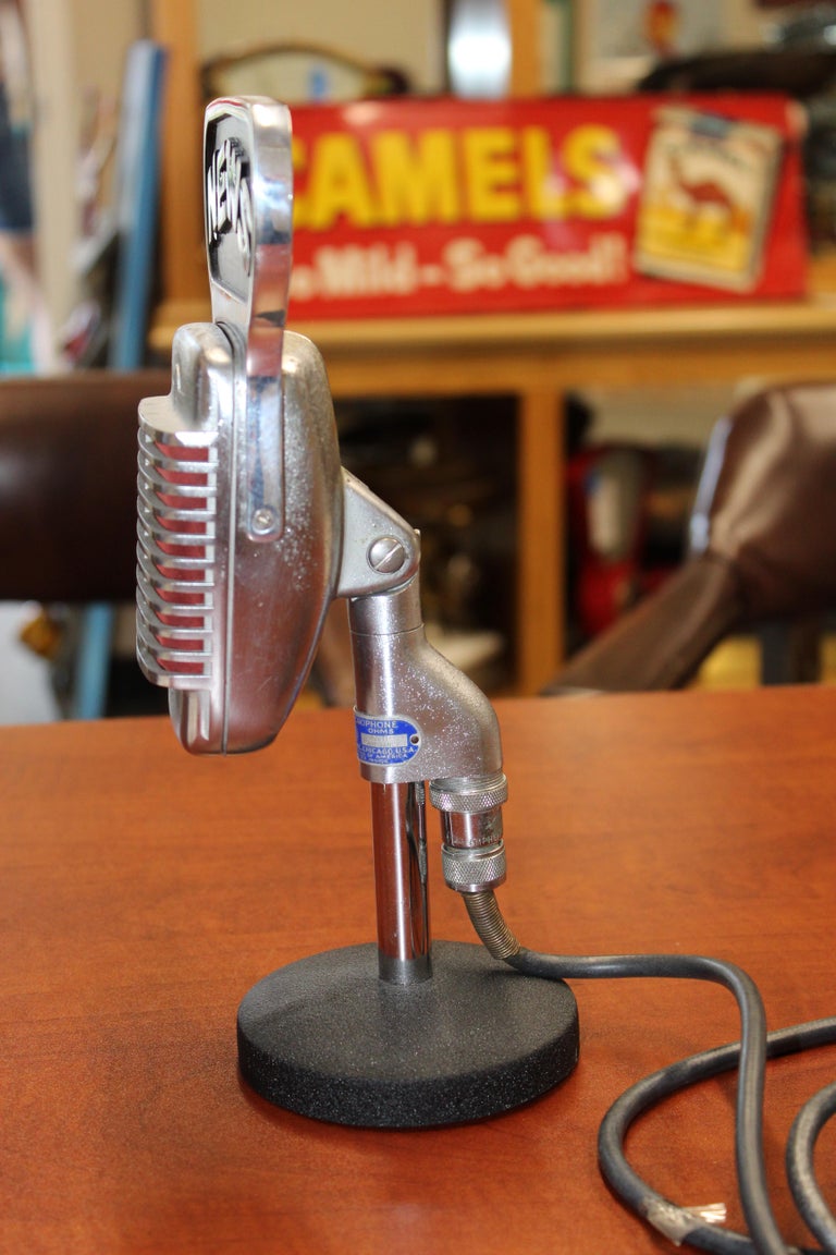 1950s Shure Model 51 Dynamic Microphone with News Topper For Sale at ...