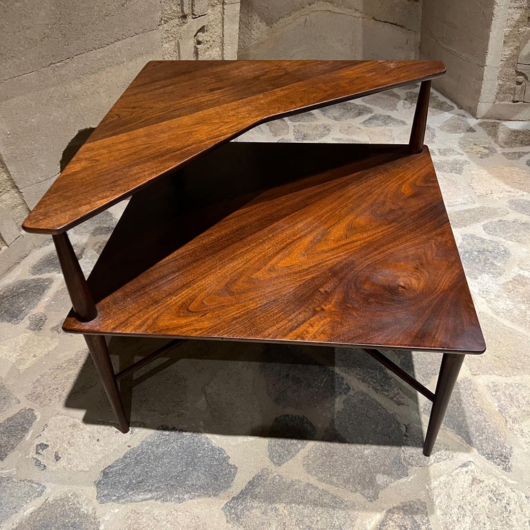 1950s Stylish Heritage Henredon Tiered Corner End Table in Walnut Wood ...