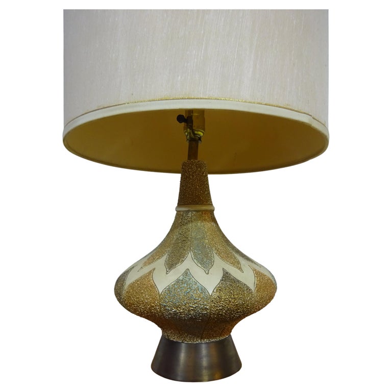 1950's Table Lamp with Patterned Porcelain Base For Sale at 1stDibs