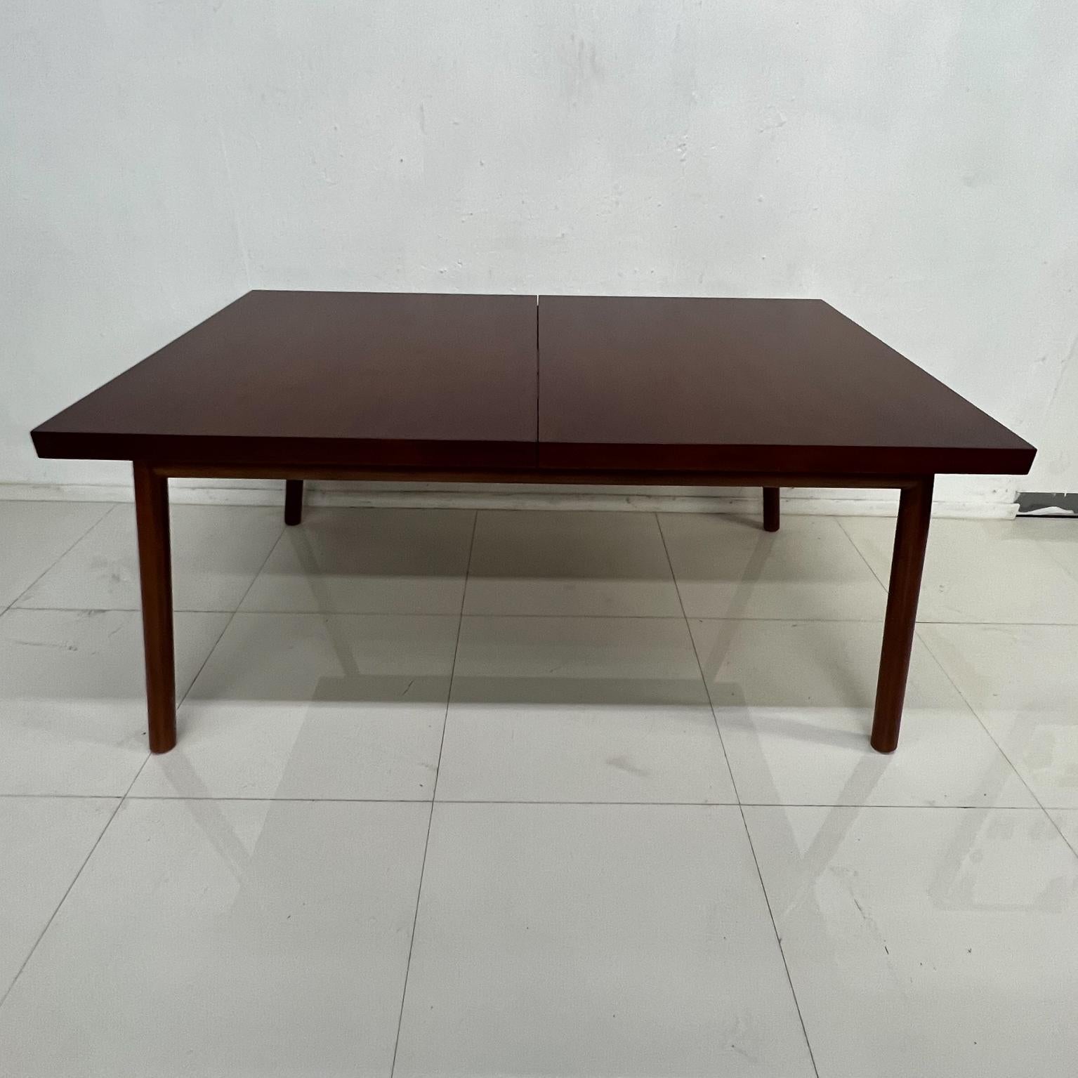 1950s T.H. Robsjohn-Gibbings for Widdicomb Extendable Modern Dining Table For Sale at 1stDibs