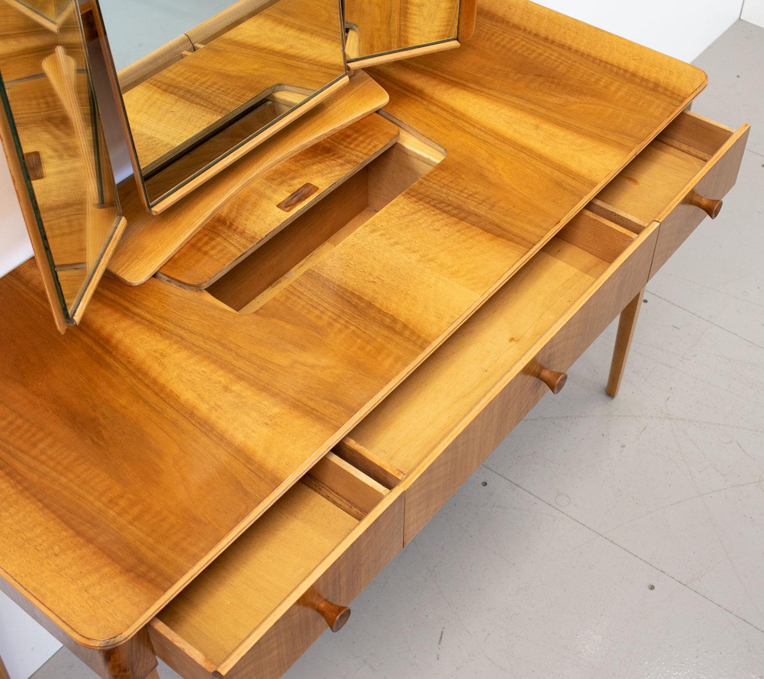 1950s Walnut and Beech Dressing Table by Gordon Russell For Sale at 1stDibs