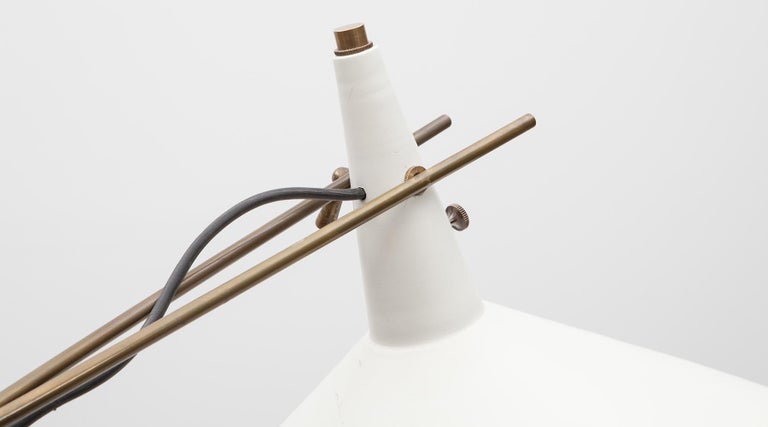 1950s White Lacquered Metal Floor Lamp by Paul McCobb at 1stDibs