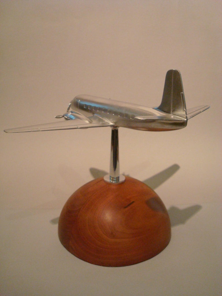 1960s Airplane Model - Aviation Desk Piece For Sale at 1stDibs