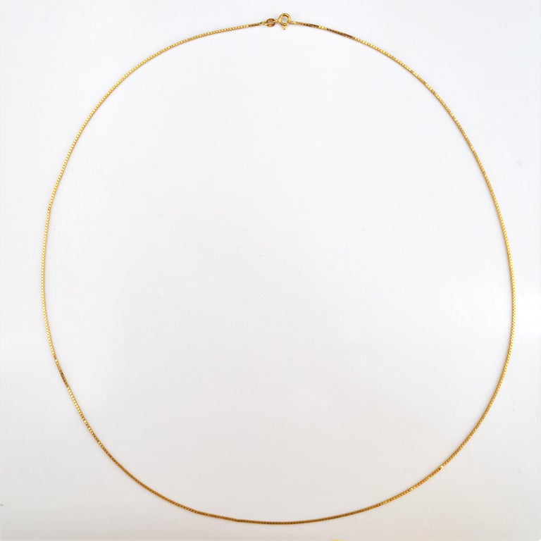 1960s 18 Karat Yellow Gold Cube Mesh Long Chain For Sale at 1stDibs