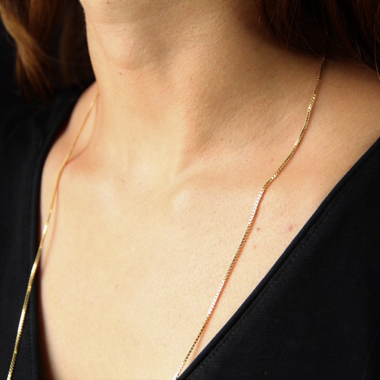 1960s 18 Karat Yellow Gold Cube Mesh Long Chain For Sale at 1stDibs