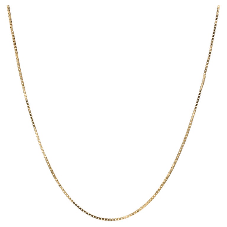1960s 18 Karat Yellow Gold Cube Mesh Long Chain For Sale at 1stDibs