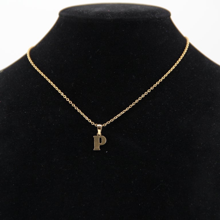 1960s 18 Karat Yellow Gold Letter "P" Charm Pendant For Sale at 1stDibs