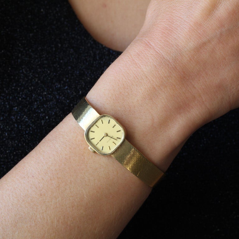 1960s 18 Karat Yellow Gold Zenith Lady's Watch For Sale at 1stDibs