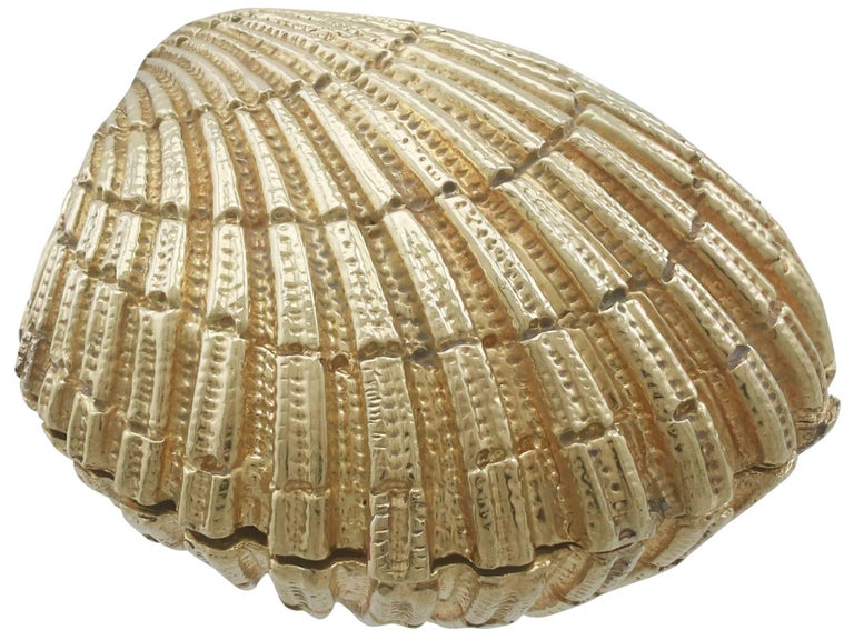 1960s American 18-Karat Yellow Gold 'Scallop Shell' Box at 1stDibs
